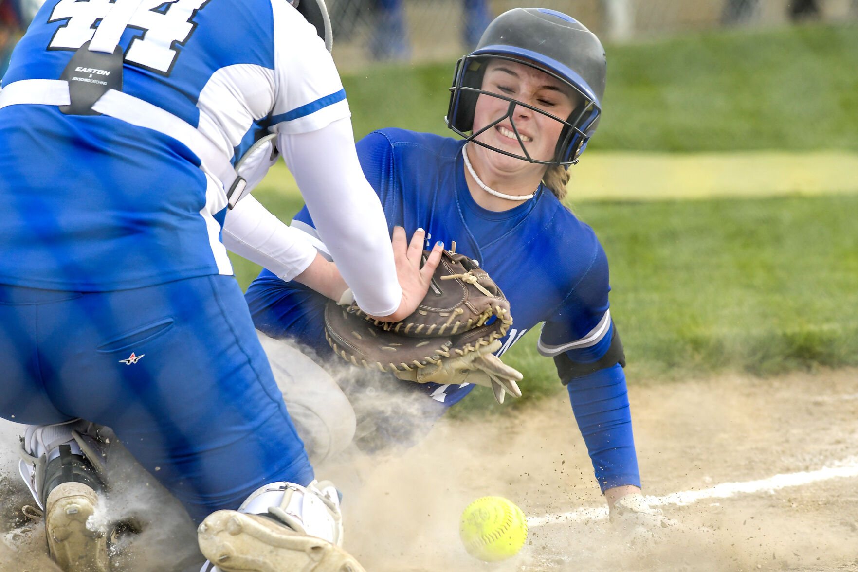 Pullman sprints past Colton in softball action