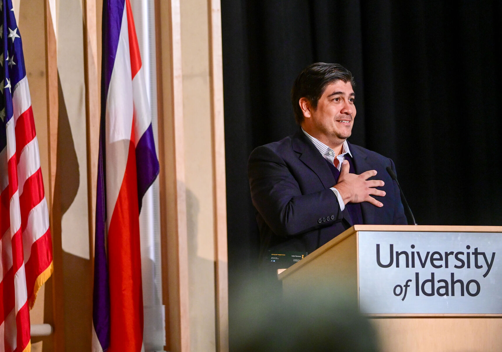 Former Costa Rica president aims to inspire UI students