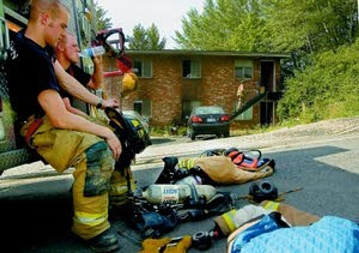 Pullman firefighters douse fire at apartment building