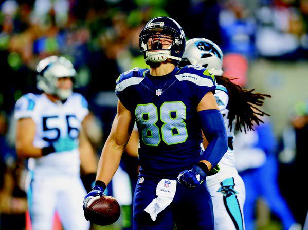 Seahawks pummel Panthers 40-7 in another prime-time rout