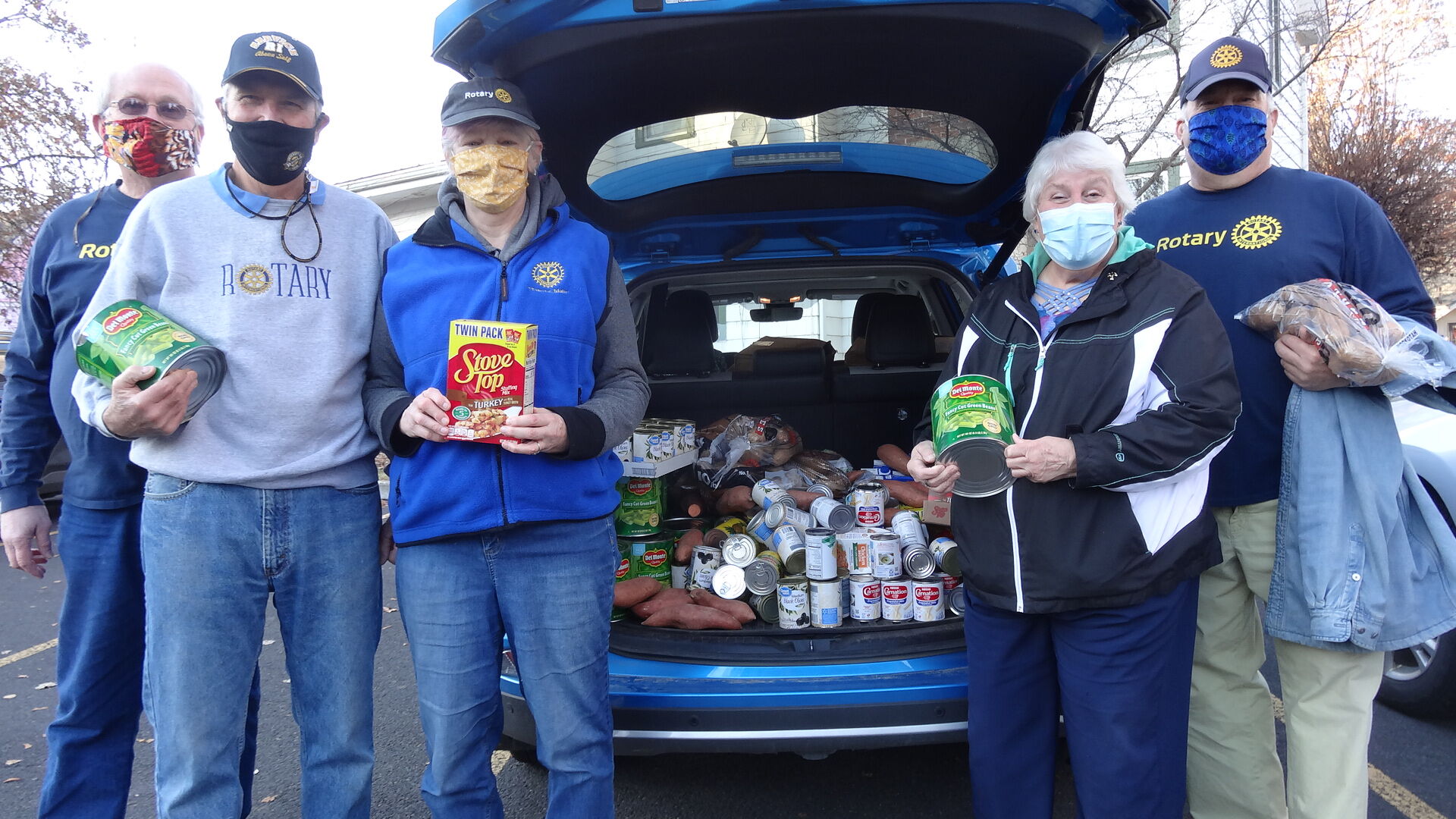 Moscow Rotary Club donates items to local food bank