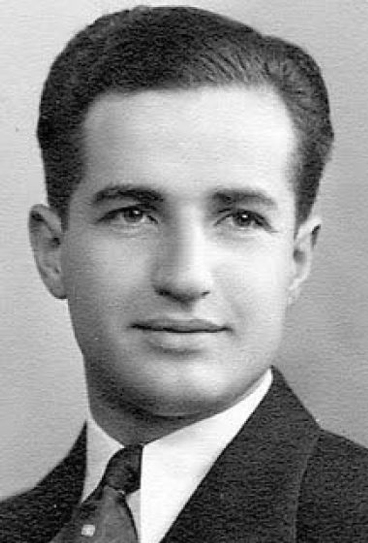 B. Roger Ray, 100, of Pullman