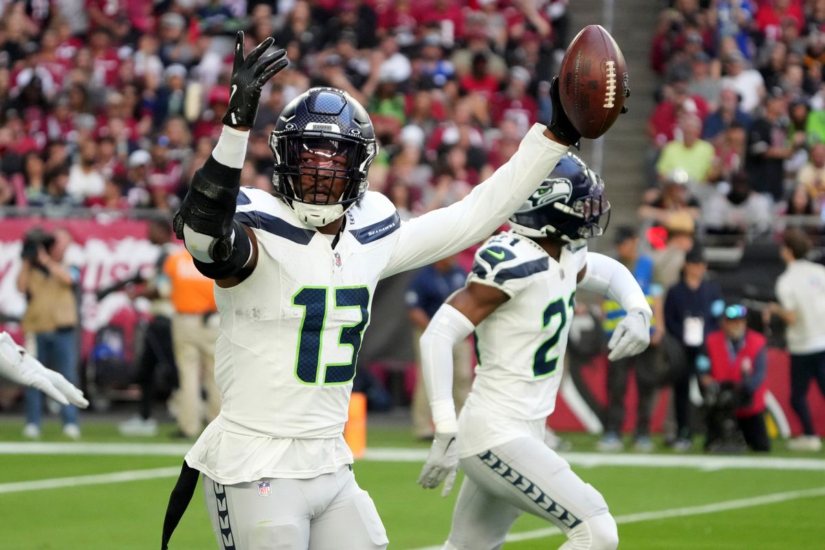 Atop NFC West with 4-game win streak, Seahawks are in playoff mode