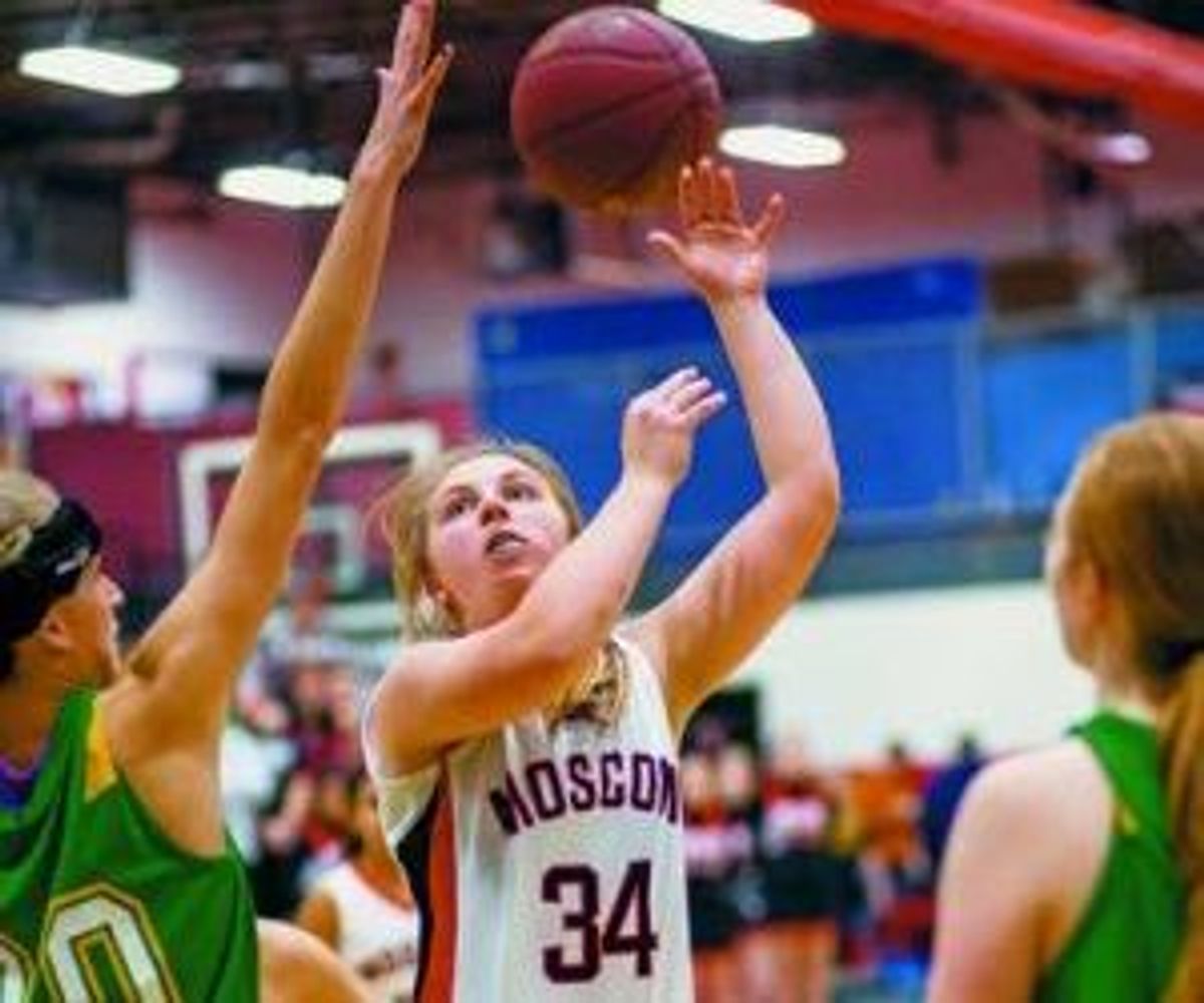 Moscow girls begin district tournament
