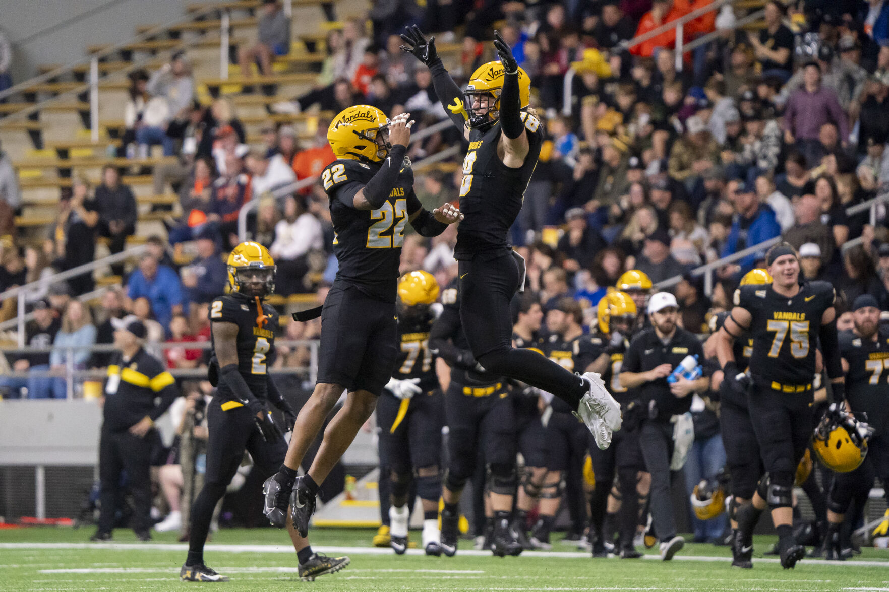 Vandals continue history-making march