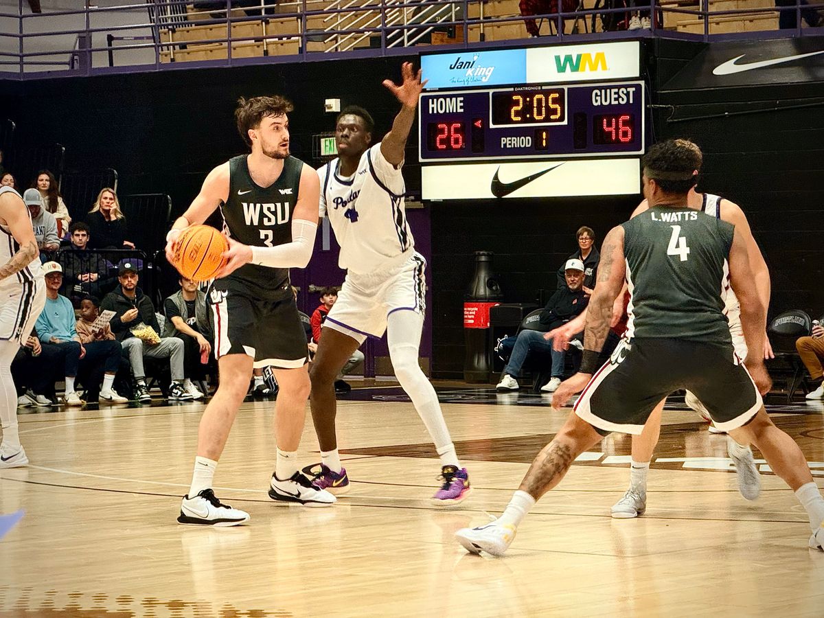Wazzu men open WCC play with dominant win in Portland