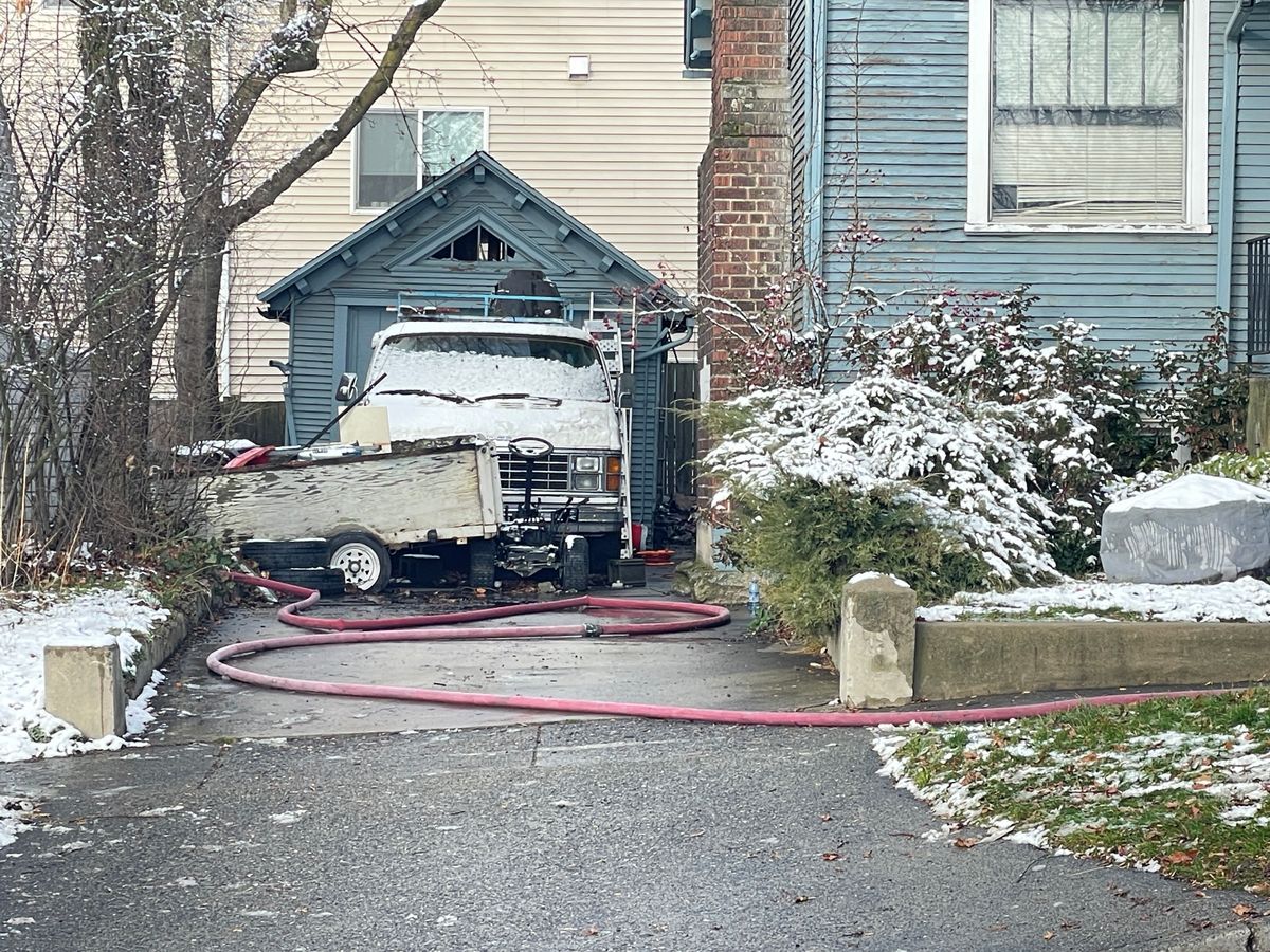 Dead body found in Pullman structure fire