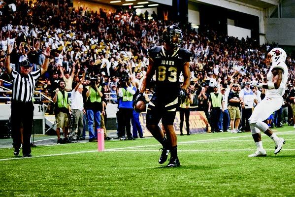 VANDAL Game Week: Trent Cowan, Deon Watson form dynamic receiving duo