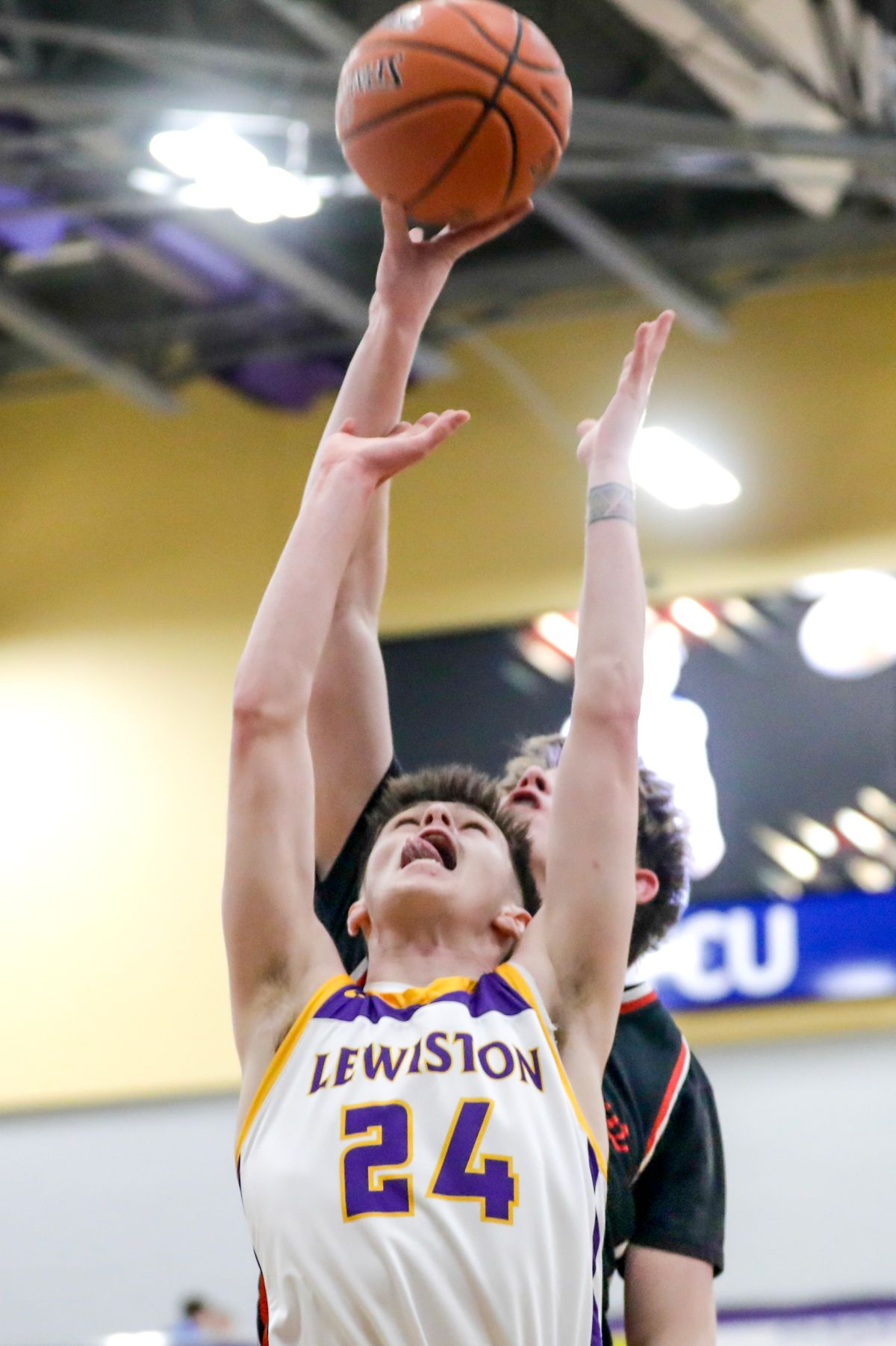 PREP ROUNDUP: Bengals beat Bears in district basketball open...