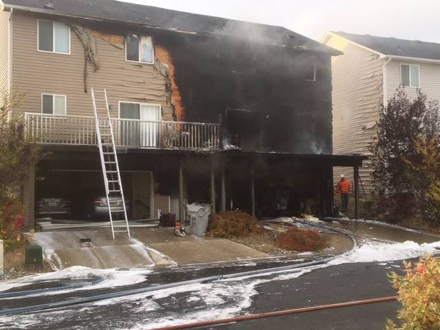 Fire destroys two-story townhouse in Pullman