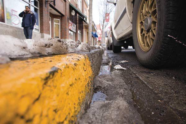 Yellow curbs cause confusion, congestion