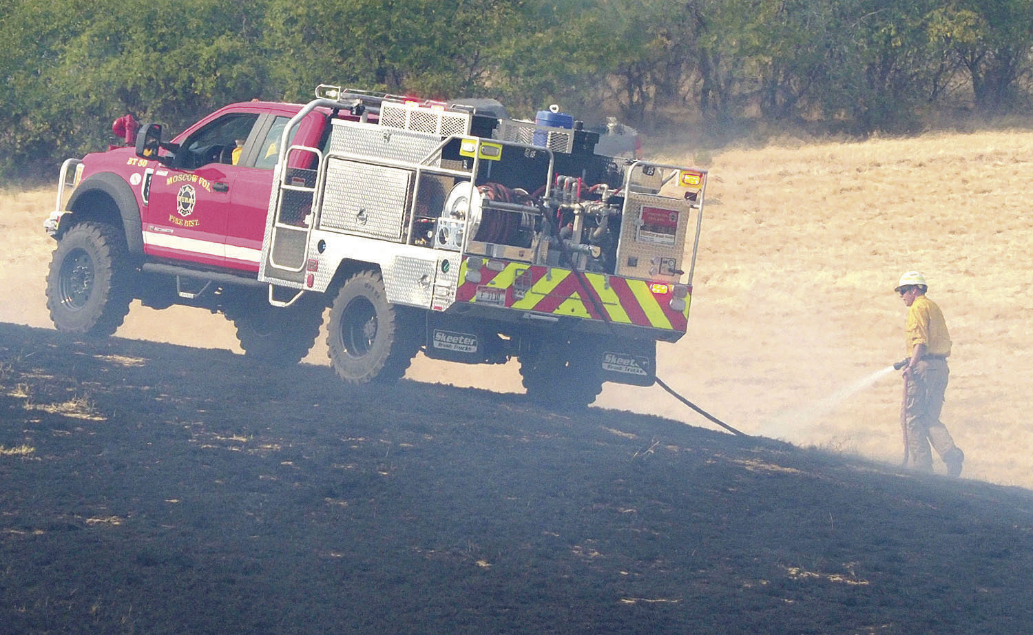 Feature Photo: Grass fire north of Moscow