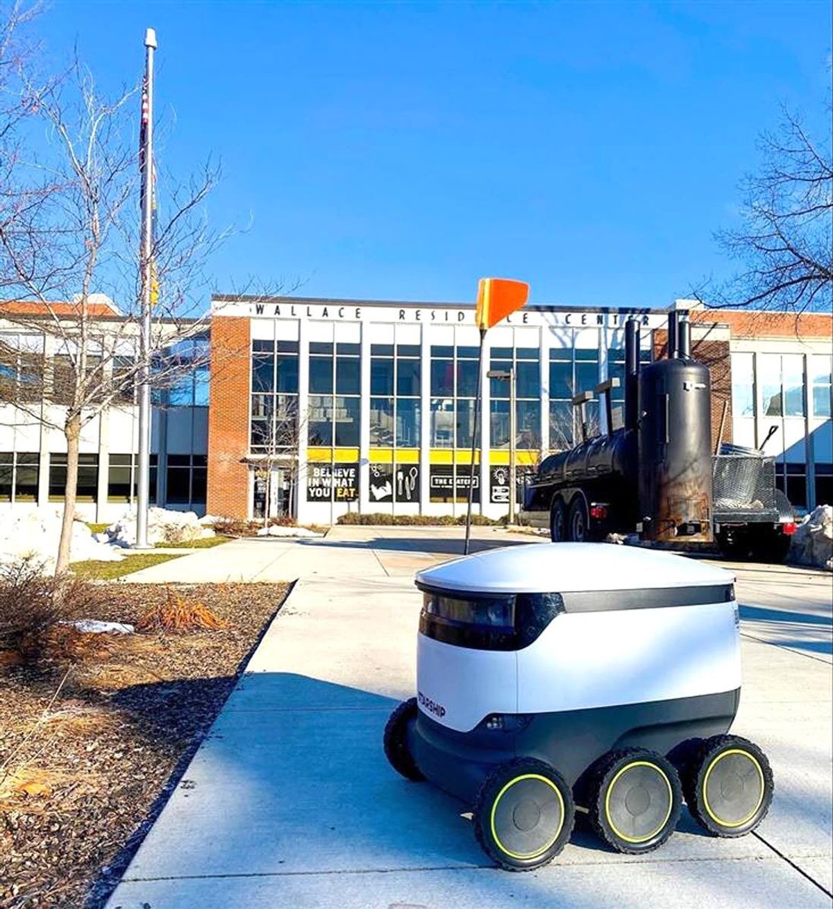 Starship food delivery robots land on campus