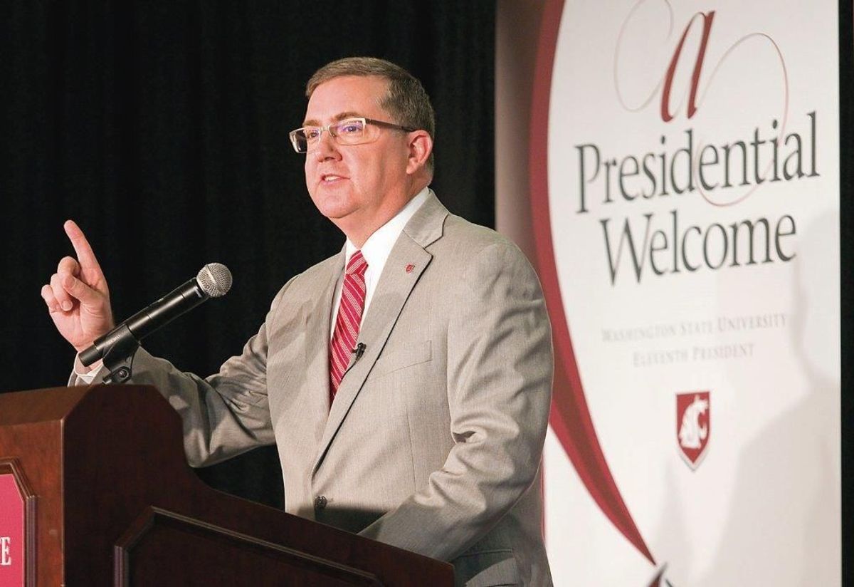 Hundreds greet WSU's new president Friday morning