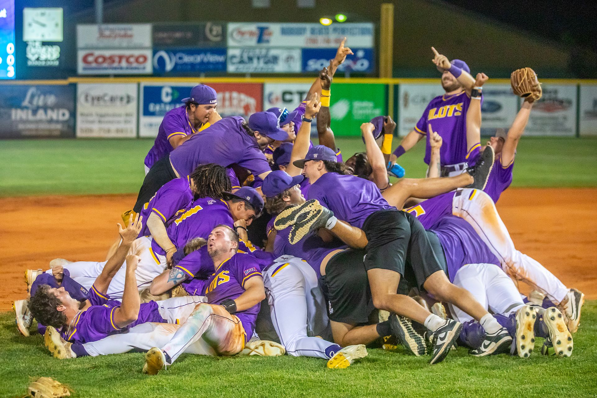 Lsu Shreveport Completes Unbeaten Season Win Naia Championship