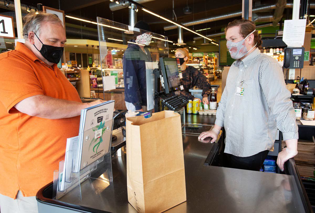 Moscow mask order receives mixed reviews