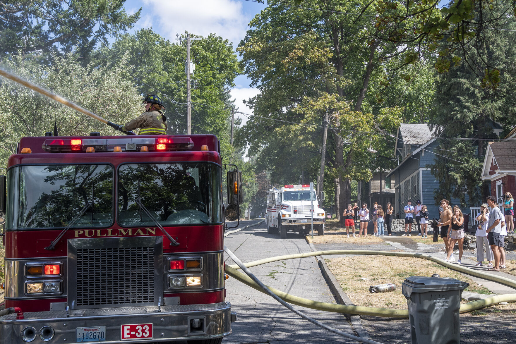 Fires destroy two Pullman homes, displace 12 students