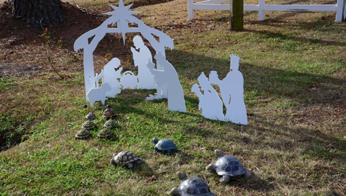 Terrapins celebrate Christmas with residents on Terrapin Track Rd.