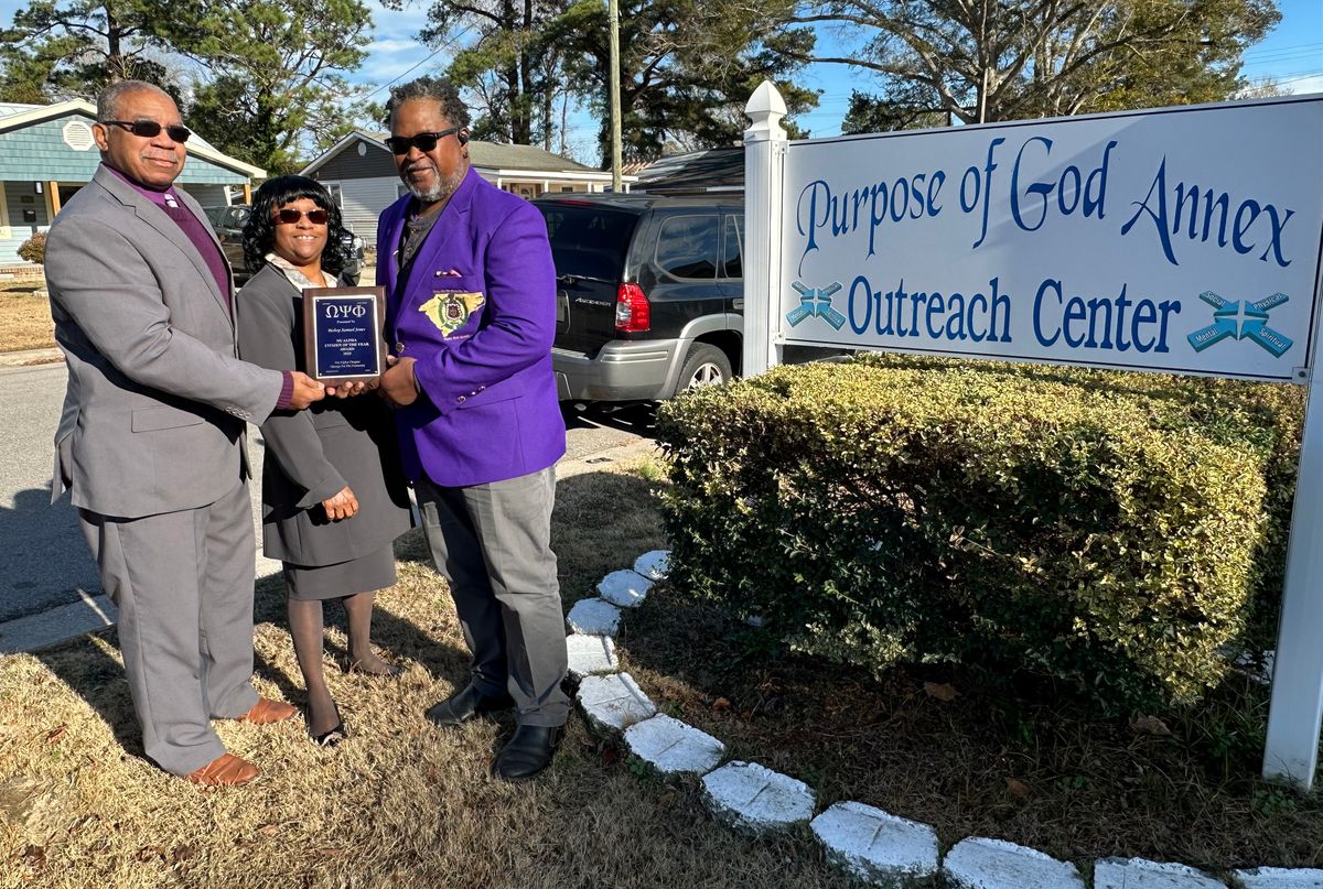 Bishop Jones receives Citizen of the Year award