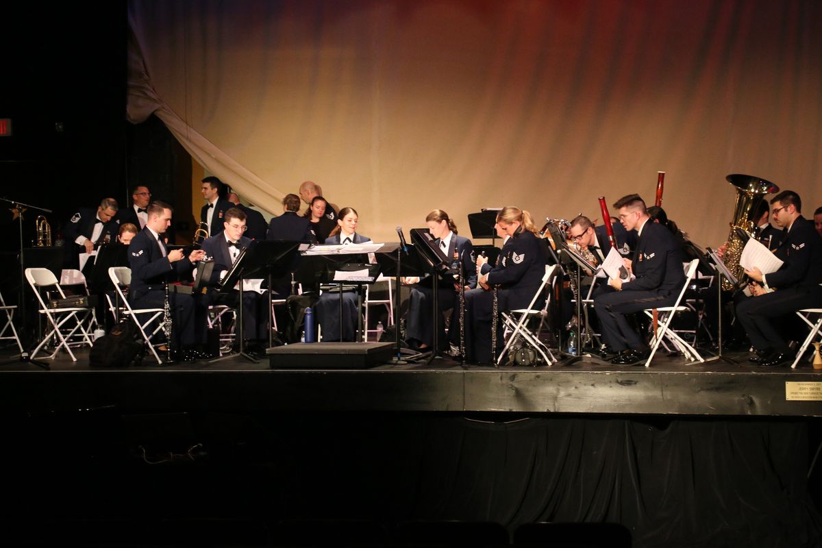 U.S. Air Force Band pays tribute to veterans