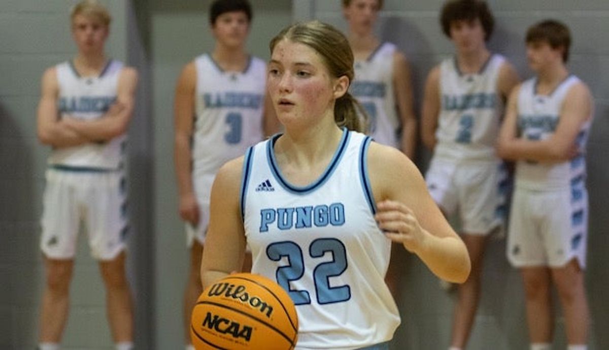 Raiders split basketball openers