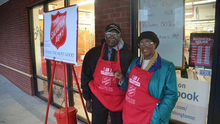 Salvation Army of Washington kicks off red kettle bell-ringing
