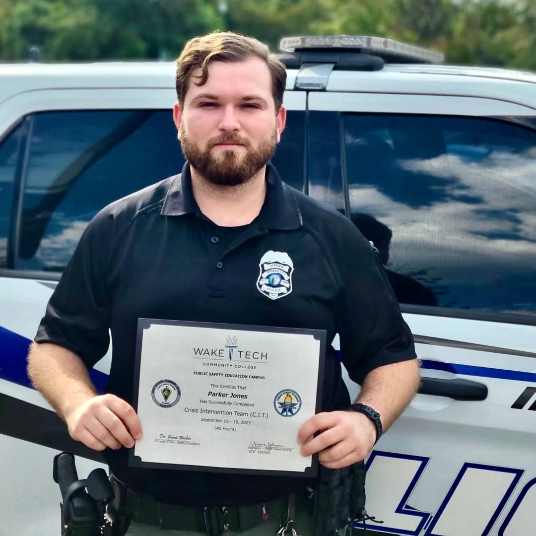 Middlesex officer graduates crisis intervention training