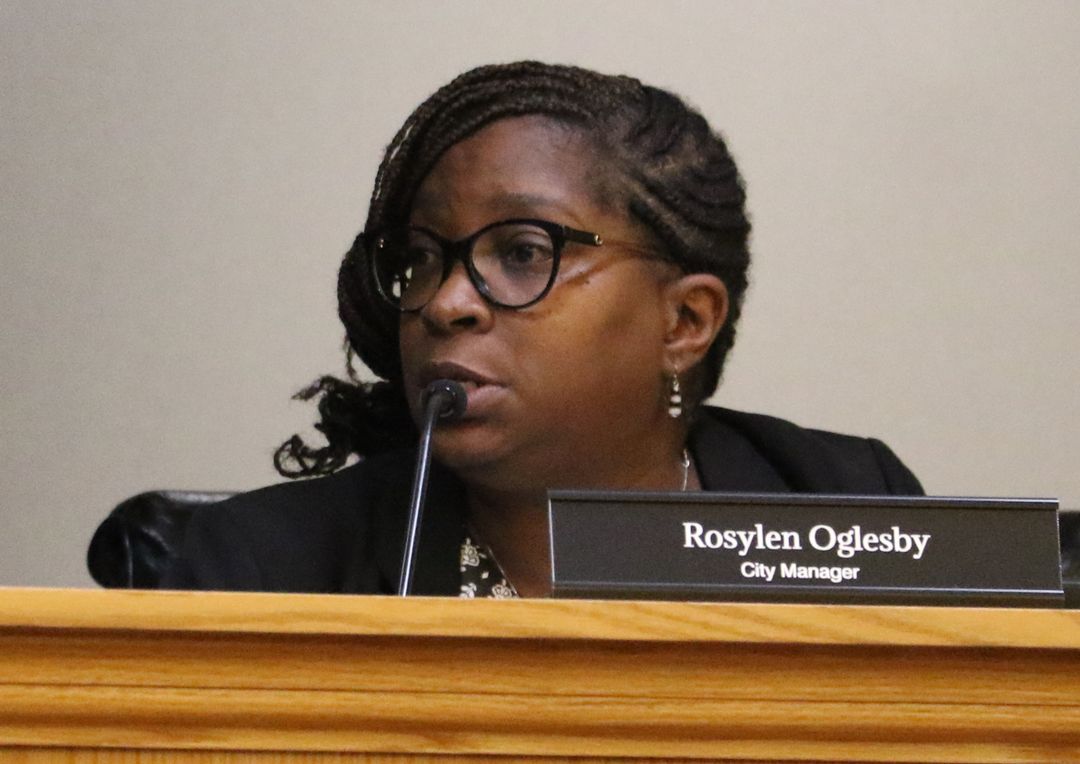 UPDATED: Council votes to ask Oglesby to return as city mana...