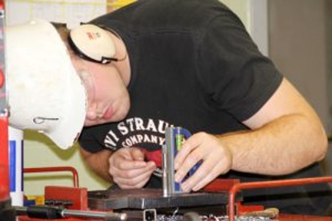 Outside Machinist program provides pre-hire training for shipyard