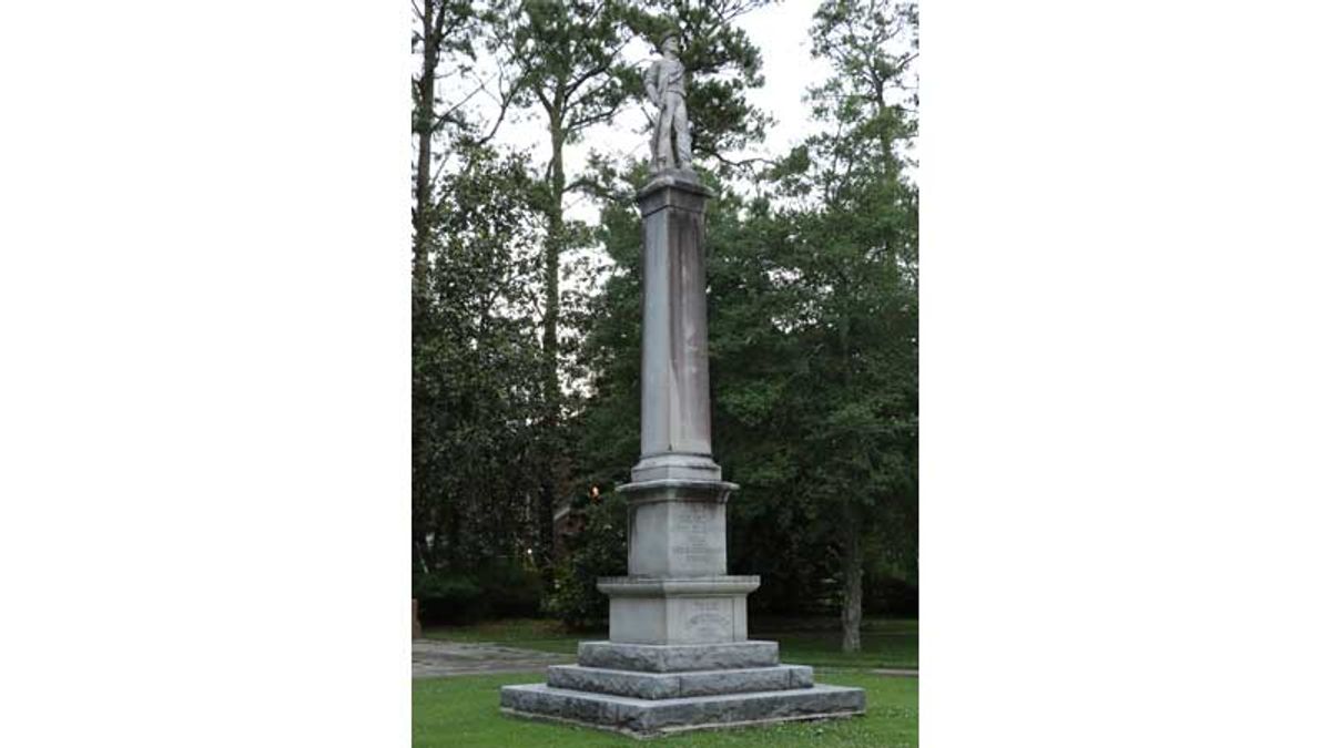 Rain delays Confederate monument removal