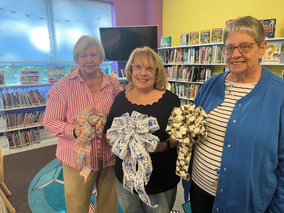 Craftsy participants create charming bows