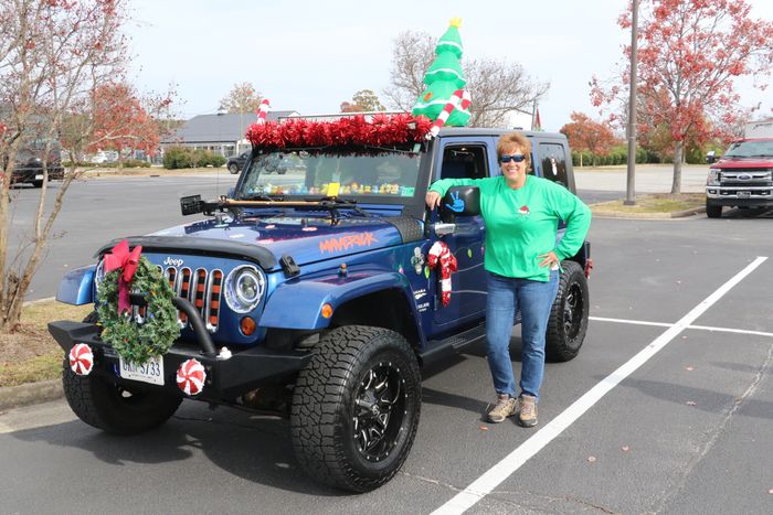 Jeep Jingle aids Trooper Hill Toy Drive