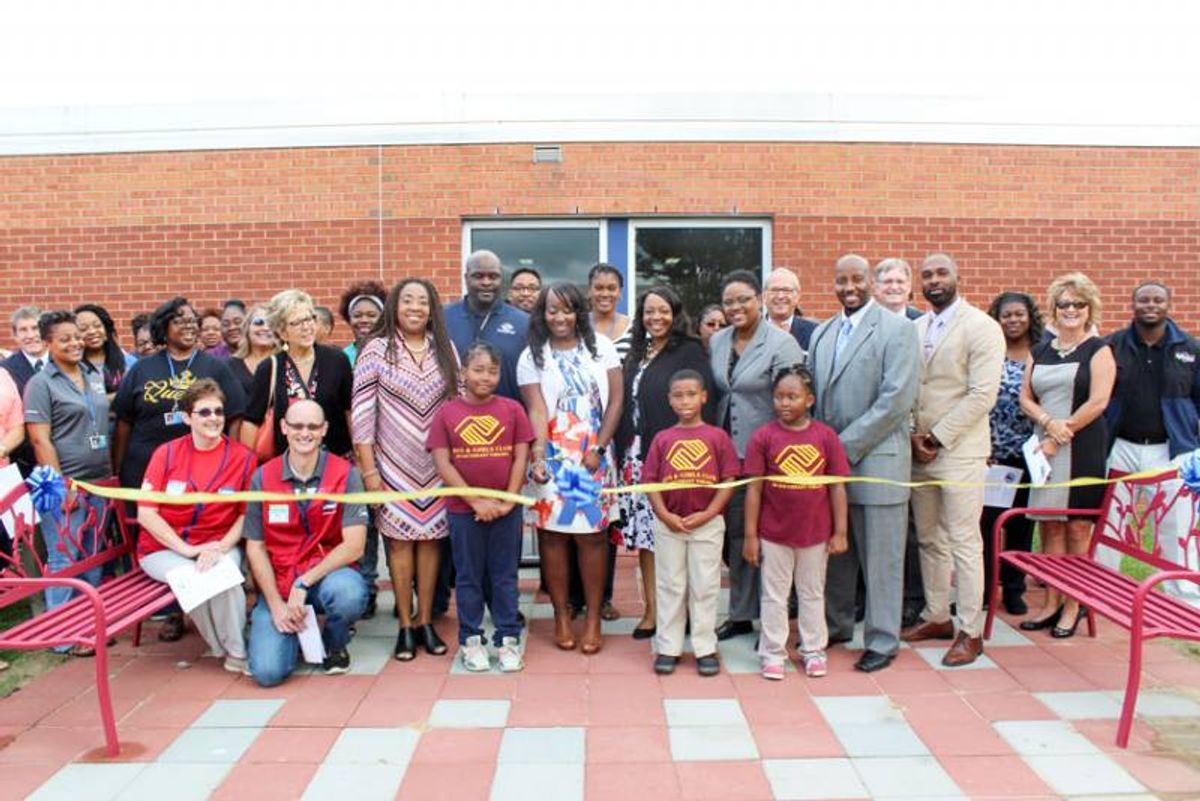 'Stop, Drop and Read' patio dedicated