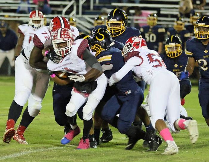Broncos' defense holds for win over Sussex Tigers, 18-14