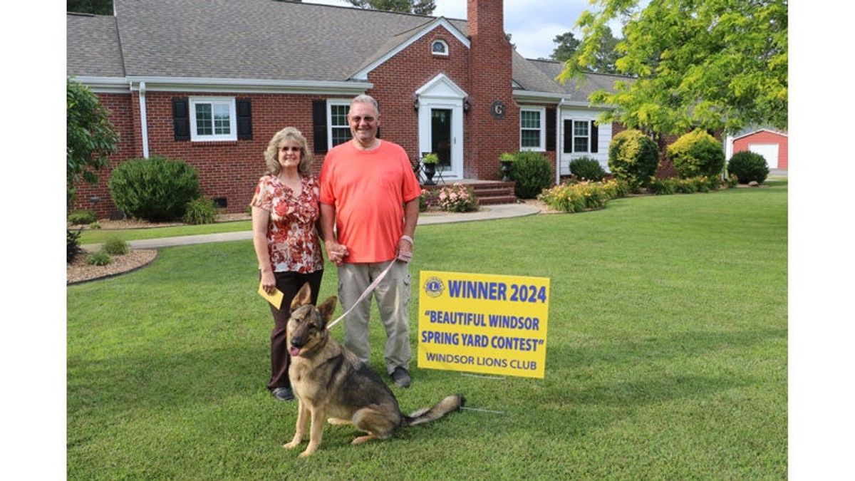 Griffiths win Beautiful Windsor Spring Yard Contest