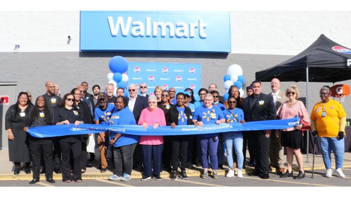 Franklin Walmart celebrates remodeling