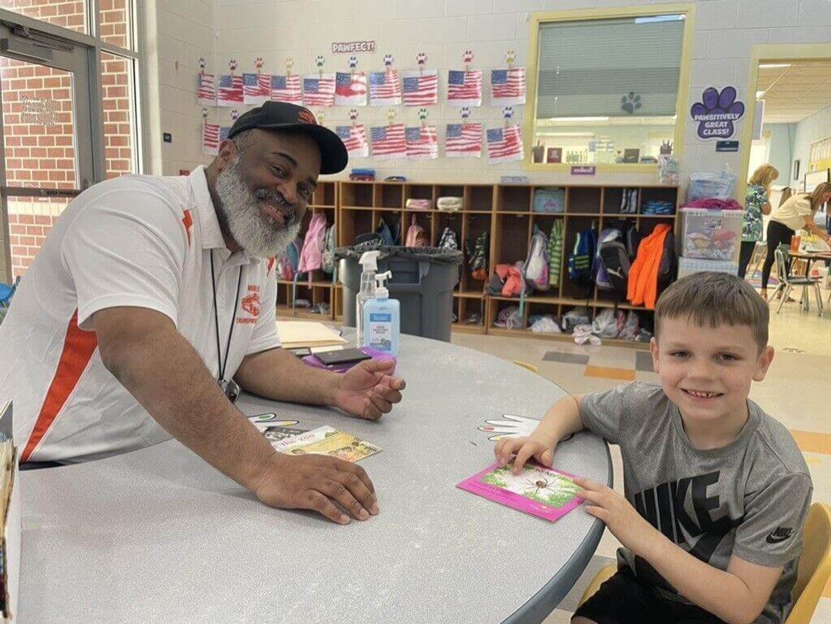 Bus Driver Joins Classroom to Teach Kids to Read