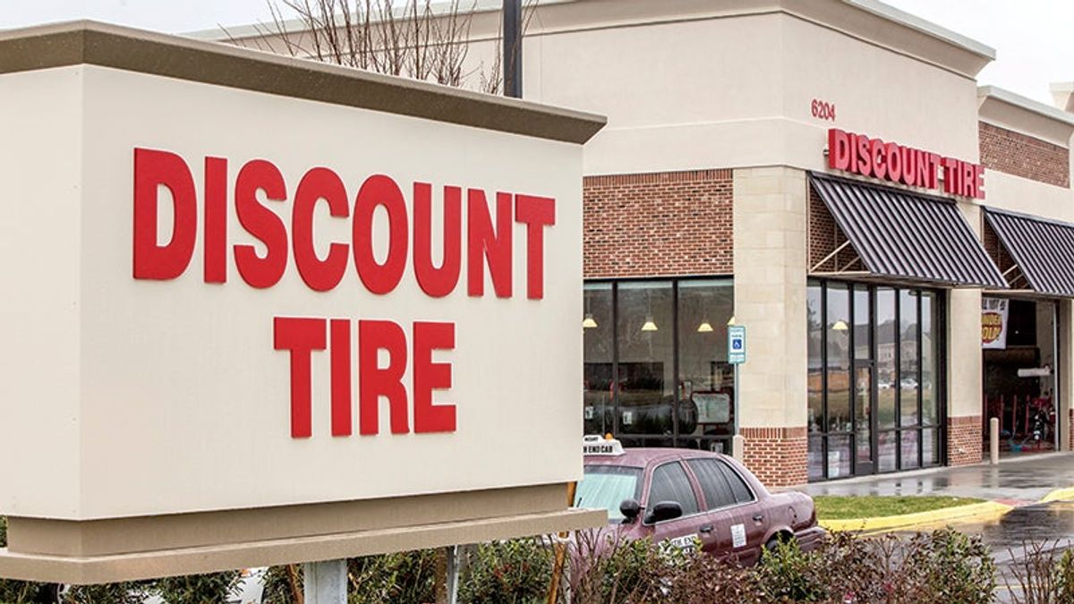Discount Tire opens in Harbour View