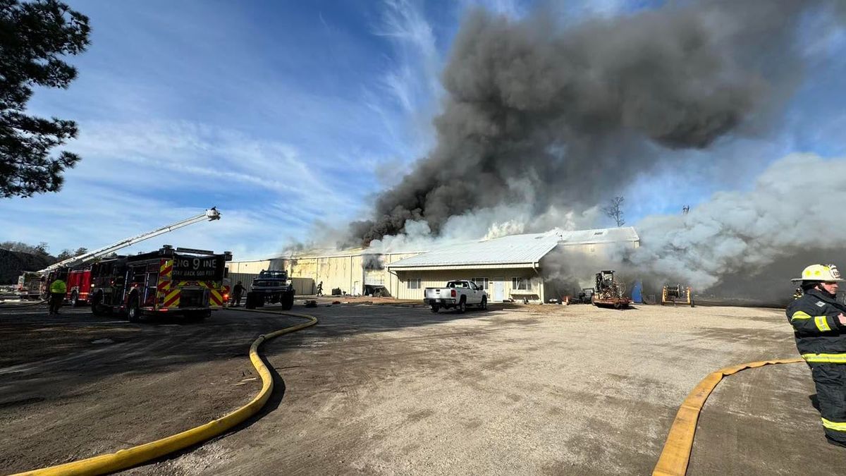 More than 10 agencies, including SFD respond to large commercial fire ...