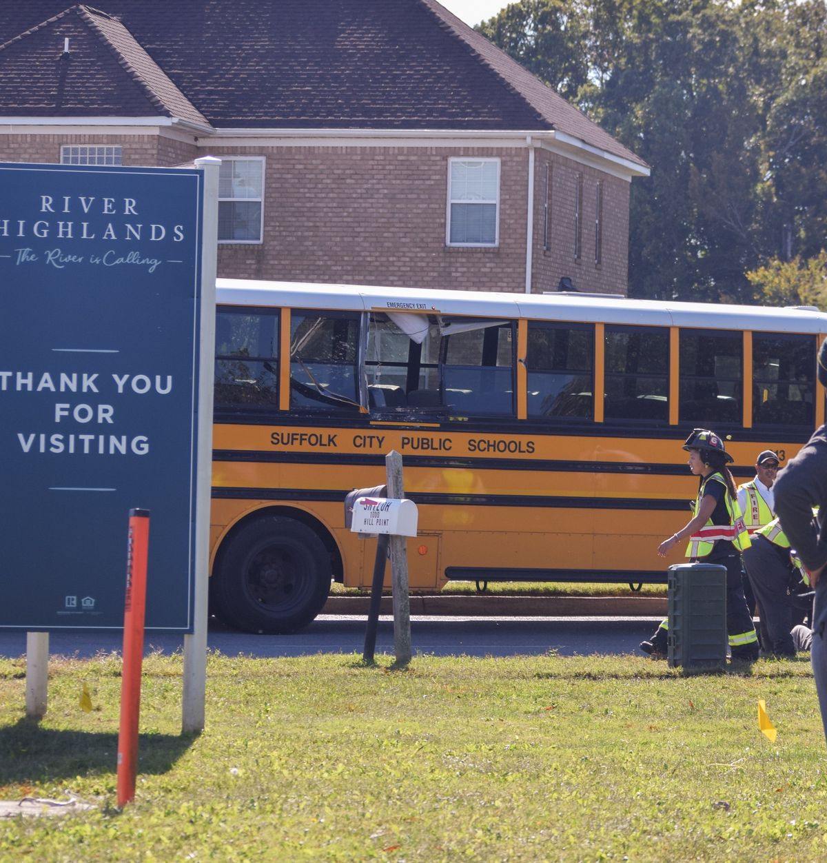 SPD investigating crash involving SPS bus