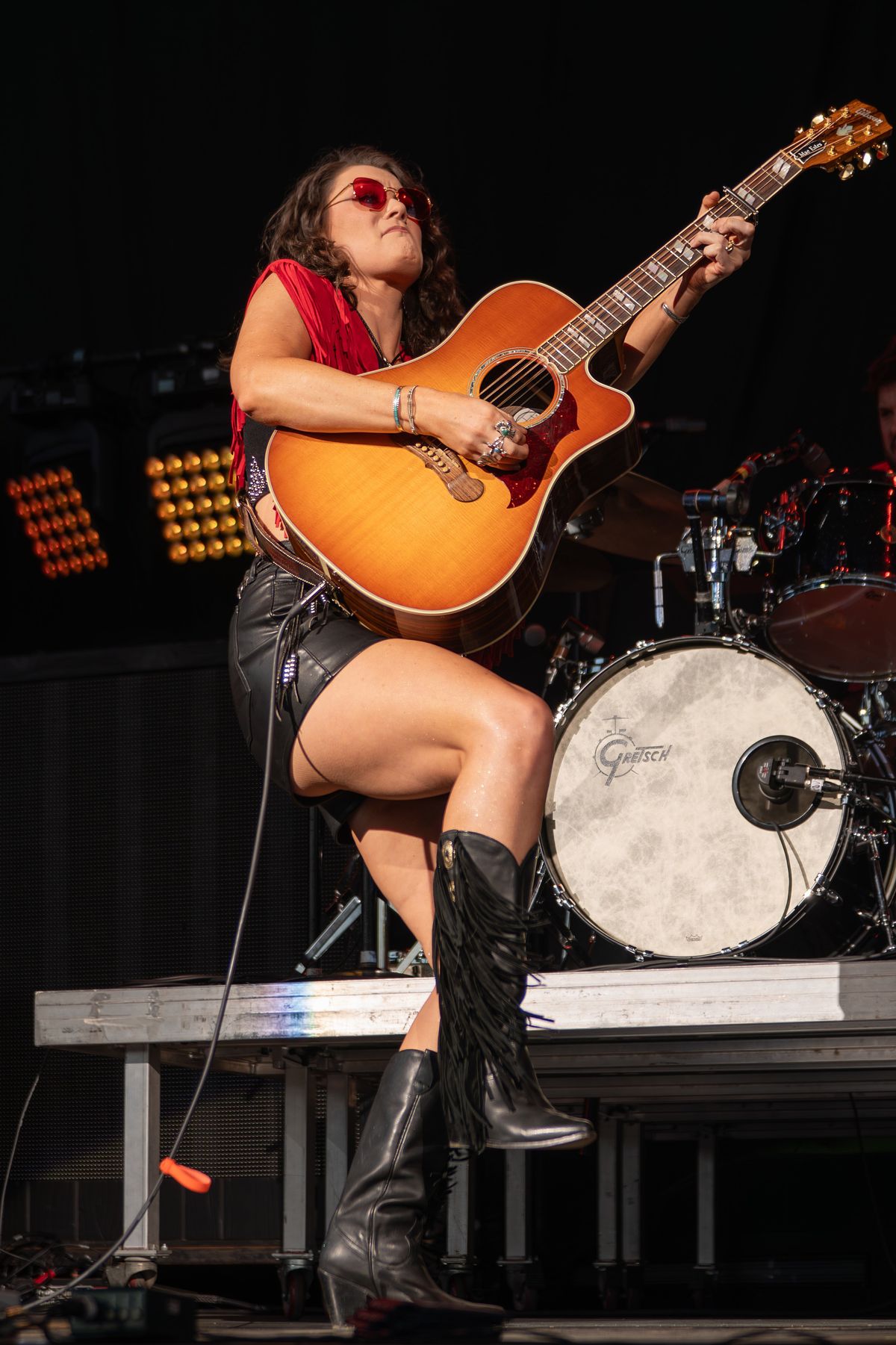 Mae Estes opens for Luke Bryan in Virginia Beach