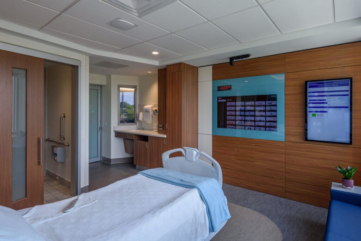 Bon Secours Harbour View Medical Center brings smart hospita...