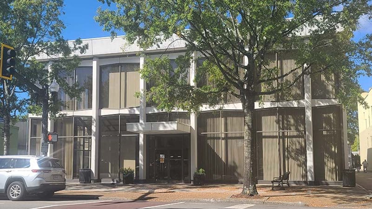SunTrust building under new ownership