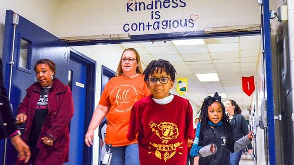 Students gobble up Turkey Trot