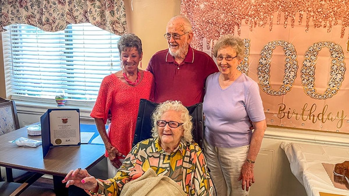 Newsome hits 100, honored for WWII Nurse Corp service