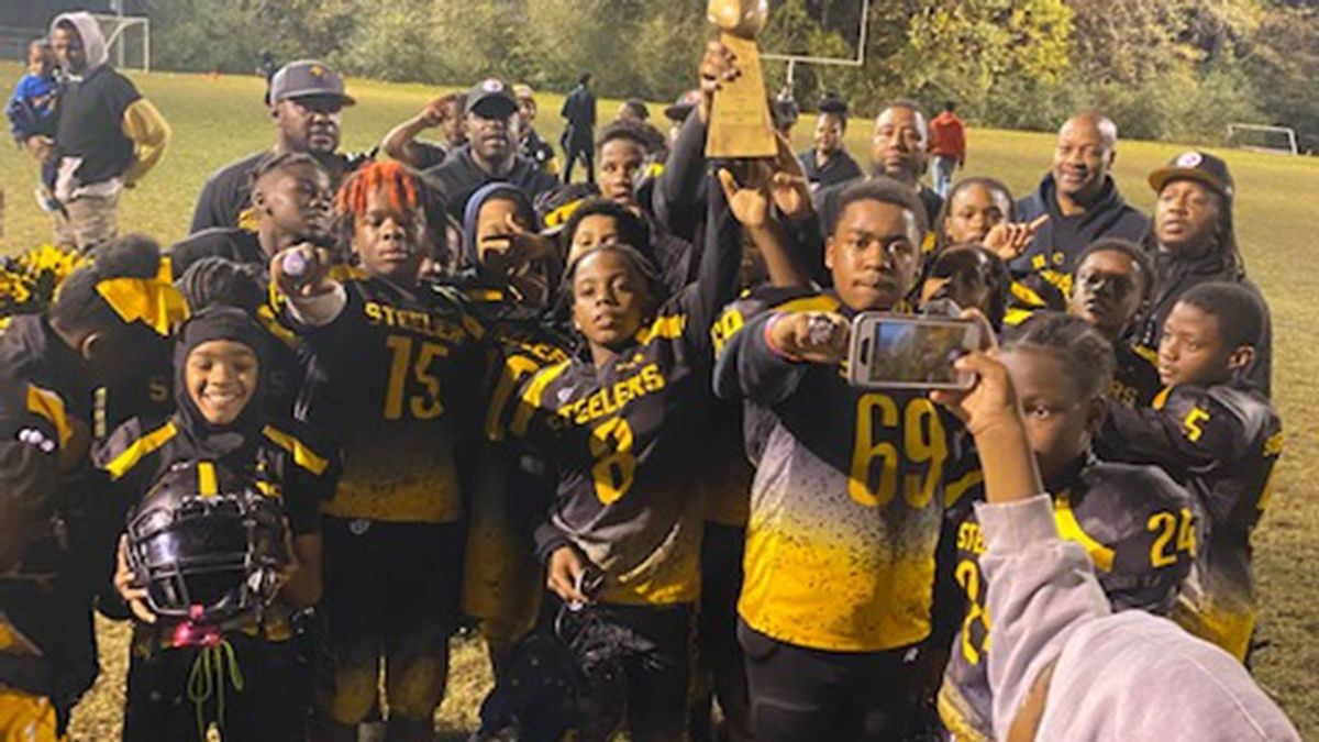 Suffolk Steelers celebrate big win for high school football ...