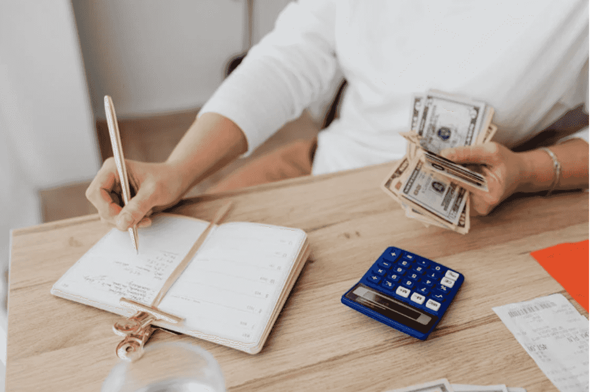 Simple Ways to Take Control of Your Finances Today