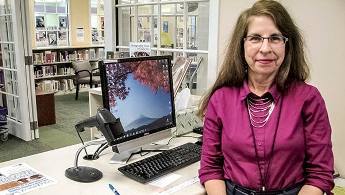 Librarian completes leadership class