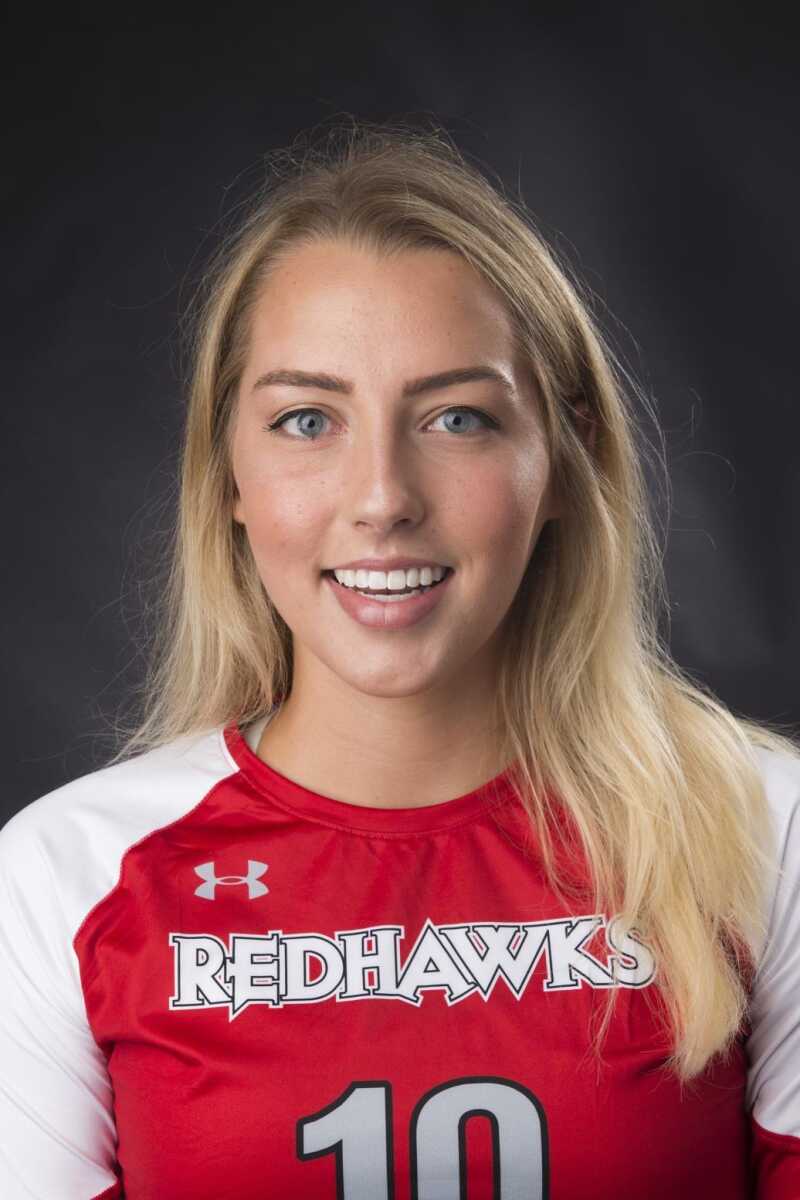 Freshman, two seniors elected volleyball team captains