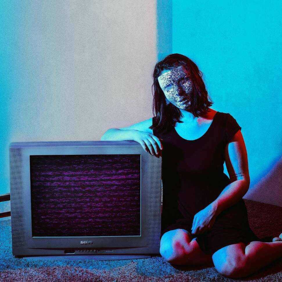 Artist portrays her emotions using masks